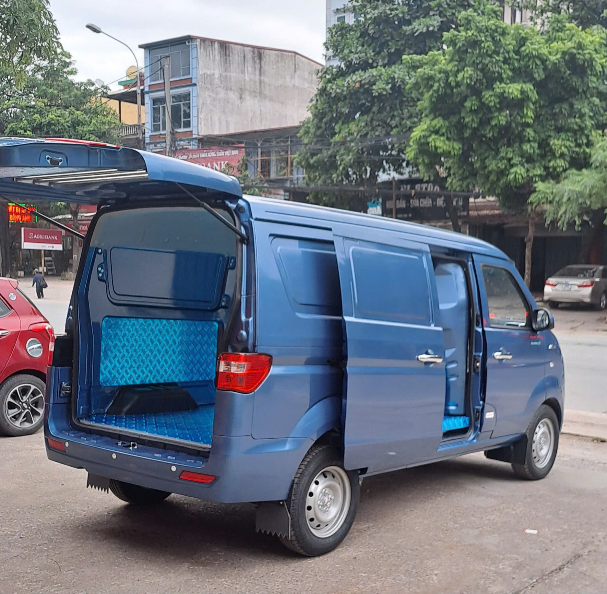 Mua xe tải Van SRM X30i V2 – Giảm ngay 40 triệu, mua là có xe
